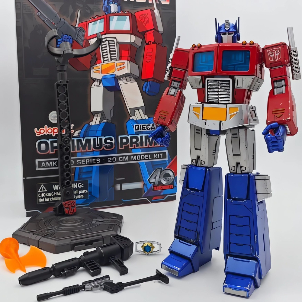 Коллекционный сборный трансформер HASBRO YOLOPARK Optimus Prime (Оптимус Прайм)/Generation One ...