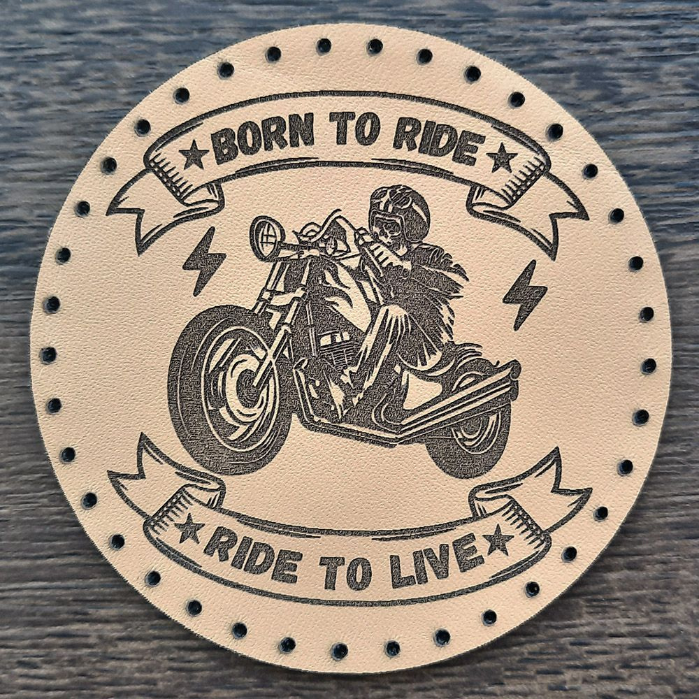 Кожаная байкерская нашивка Born to ride Ride to live. Размер: 7,9 x 7,9 ...