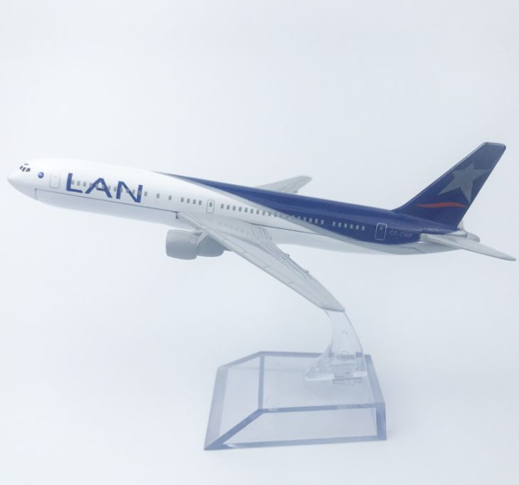 Модель самолета LAN Airlines Cargo Boeing 777-200F, 16-сантиметровая ...