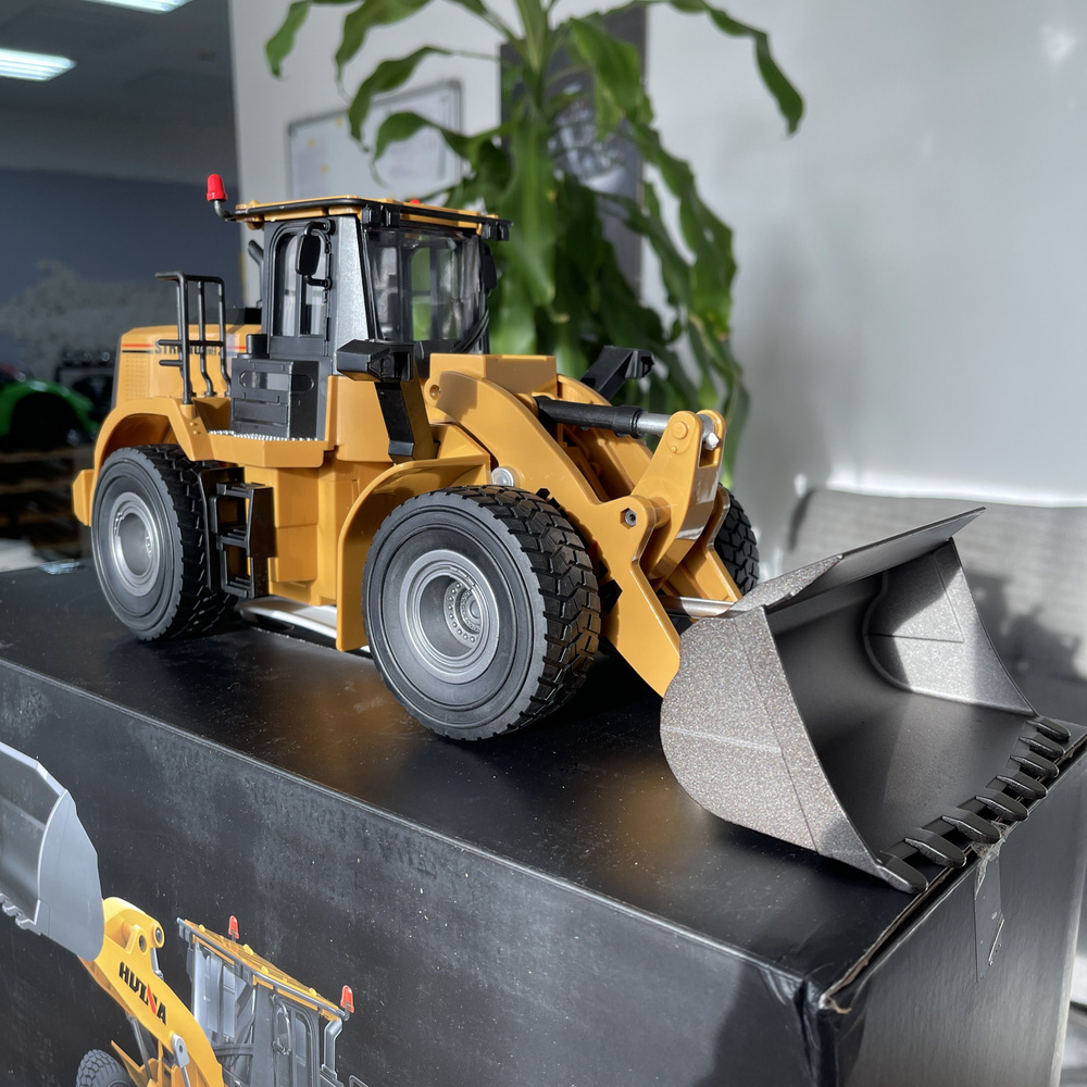 Радиоуправляемая модель фронтальный погрузчик Hui Na Toys - купить с ...