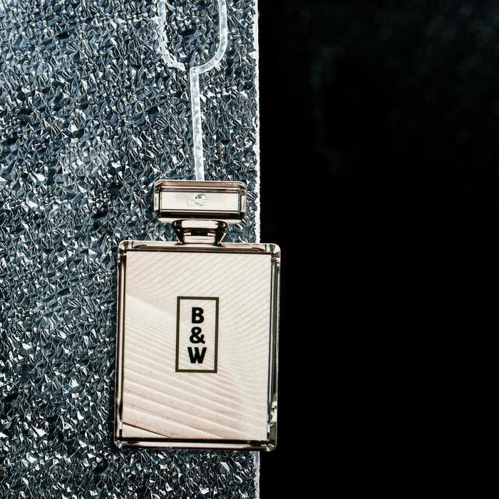 SAPFIRE Professional, Ароматизатор Sapfire картонный подвесной Black ...