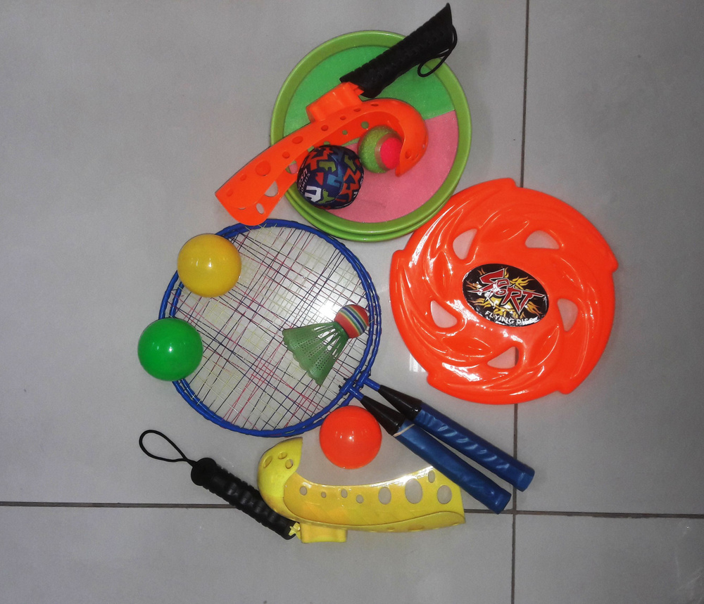 YG Sport Игровой набор для детей "4 в 1" 13 предметов в сумке - купить ...