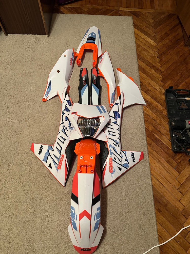 Графика на мотоцикл КТМ (2024) GR8, KEWS, HENGJIAN (толщина 600 мкм) Black orange купить на OZON ...